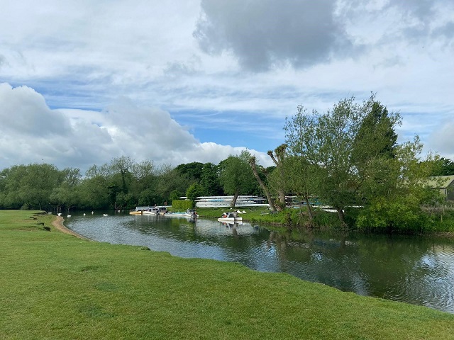 Minister Pow visits Oxford to welcome the start of the bathing water ...